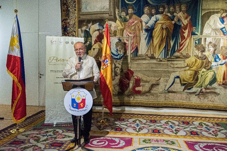 Piña-Seda Exhibit Opens at the Historical Real Fabrica de tapices in ...