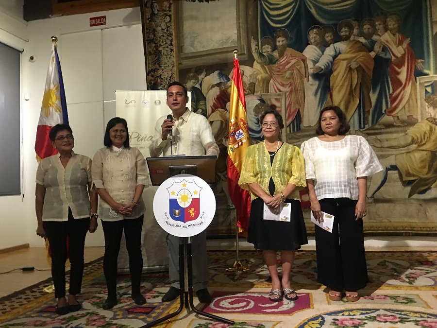 Piña-Seda Exhibit Opens at the Historical Real Fabrica de tapices in ...